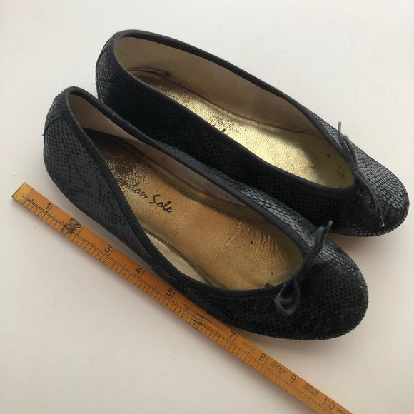 London Sole | Shoes | London Sole Black Leather Snake Ballet Flats 39 ...